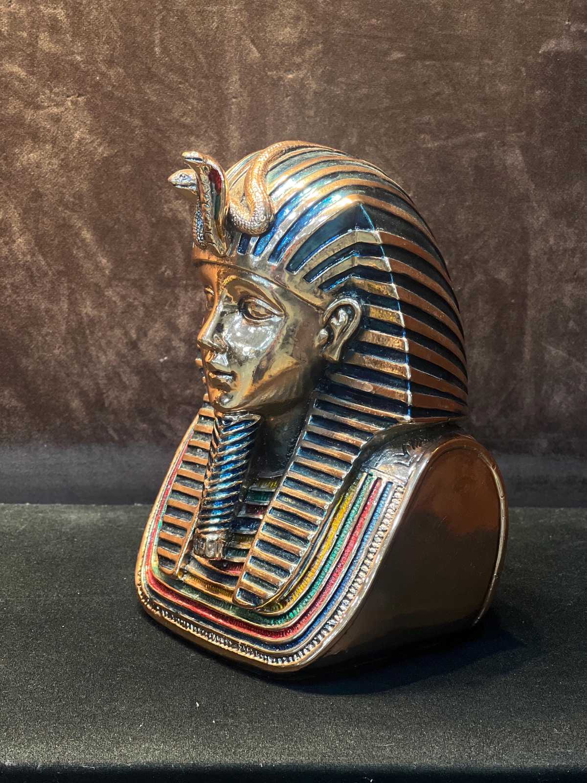 Incredible golden Pharos mask of King Tutankhamun, Gold leaf ...