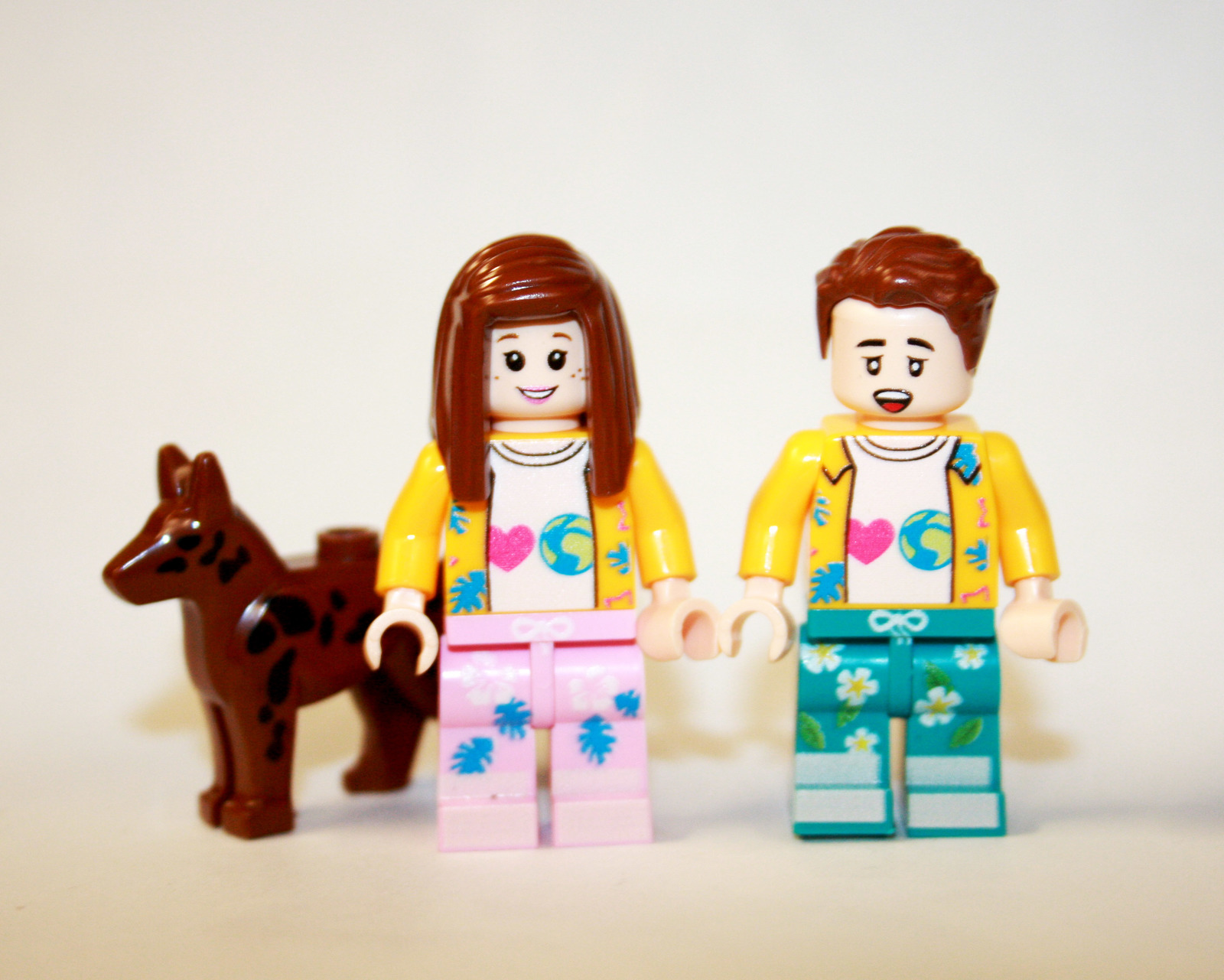 Beach Couple With Pet Of 2s Building Minifigures - LEGO (R) Minifigures