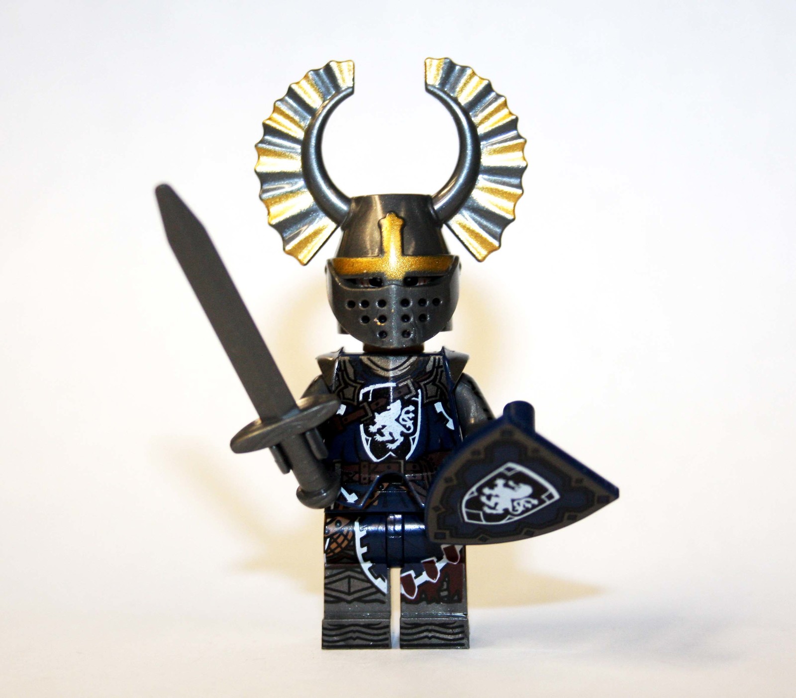 Knight Lion Heart Blue Castle Soldier Minifigure Packs - LEGO (R ...