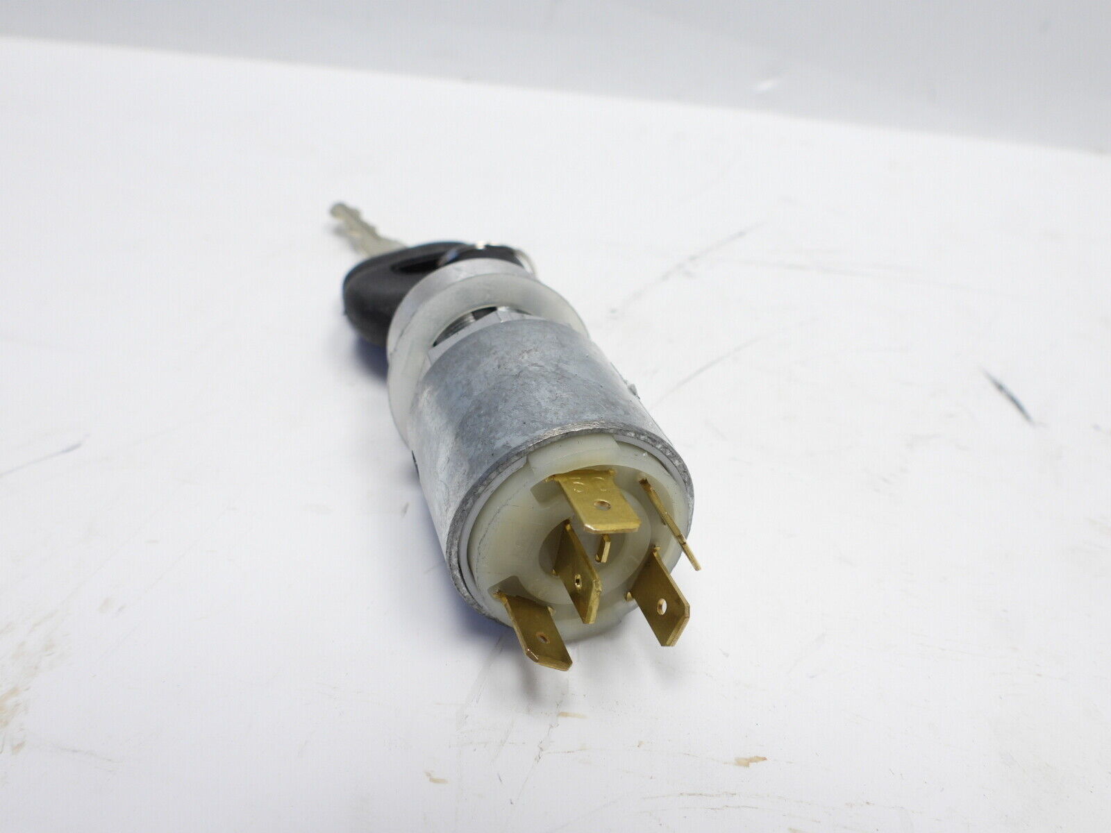 NEW 36165 UNIVERSAL IGNITION SWITCH 2 KEYS - Switches & Controls