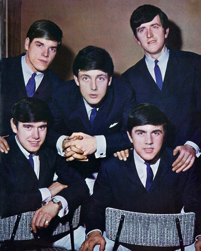 The Dave Clark Five Rare Group Pose 8x10 Photo (20x25 cm approx) - Color