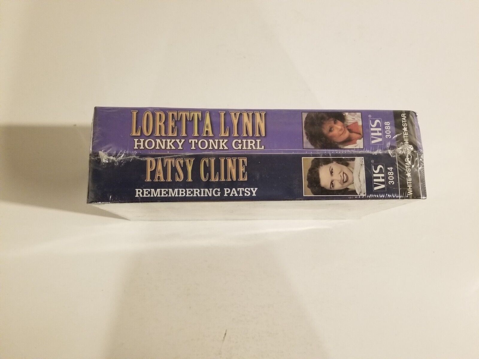 Patsy Cline - Remembering Patsy & Loretta Lynn - Honky Tonk Girl (2 VHS ...