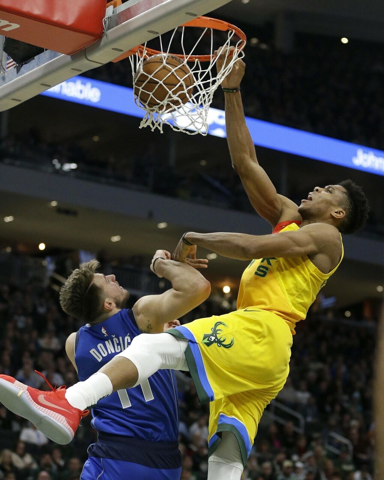 GIANNIS ANTETOKOUNMPO 8X10 PHOTO MILWAUKEE BUCKS BASKETBALL NBA ...