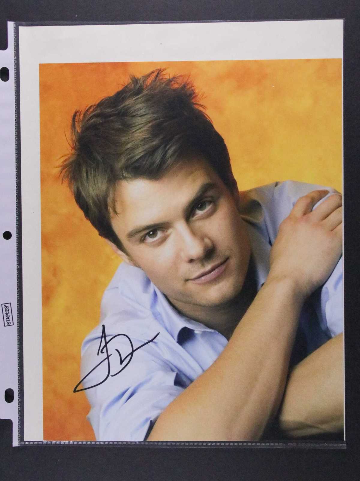 Josh Duhamel Signed Autographed Glossy 8x10 Photo - Photographs