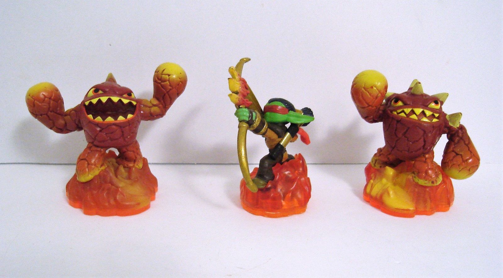 Skylanders Giants Lightcore Eruptor, Flameslinger, Eruptor Fire Figures ...