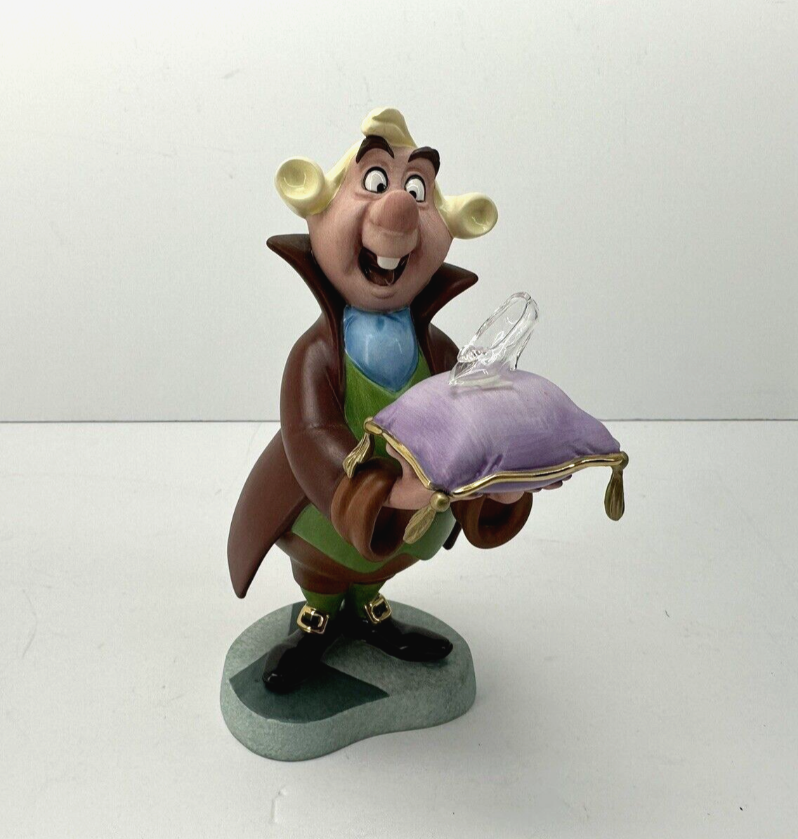 Walt Disney Classic Collection Cinderella Footman Presenting the Glass ...