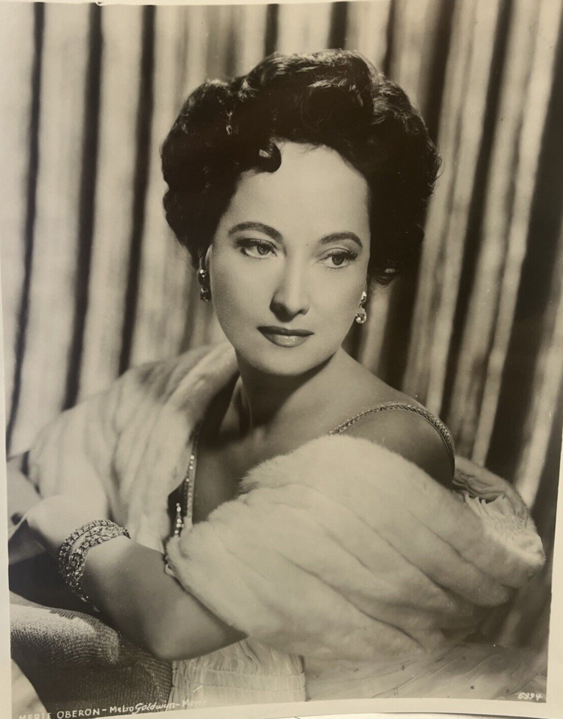 Merle Oberon 1945 Original Glamour Portrait Photo Glamorous Elegant ...