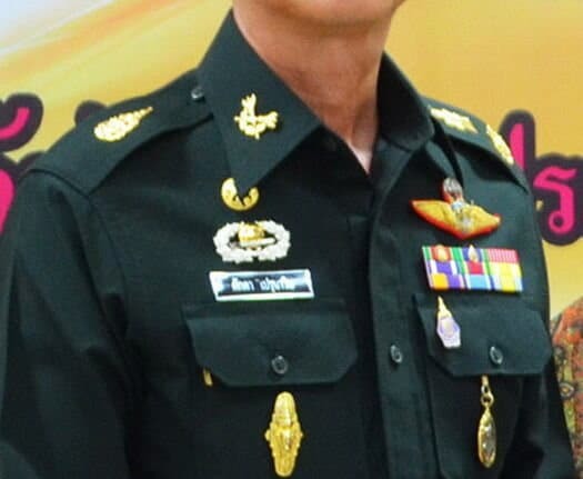 Command Staff Royal Thai Army Force Metal Badge Insignia Militaria ...