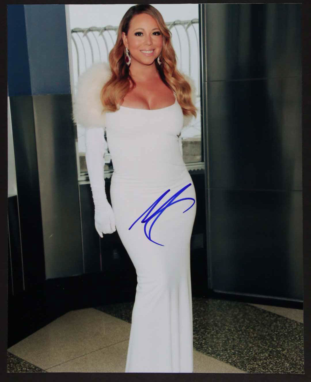 Mariah Carey Signed Autographed Glossy 8x10 Photo - Photographs