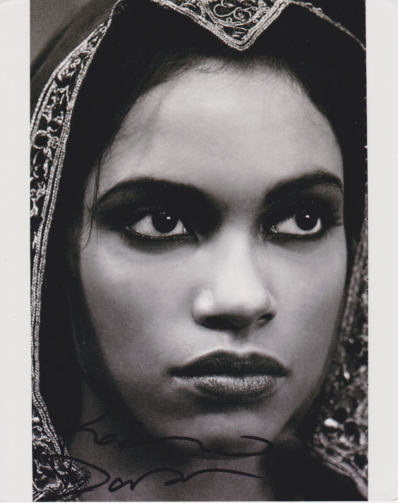 Rosario Dawson Signed Autographed Glossy 8x10 Photo - Photographs