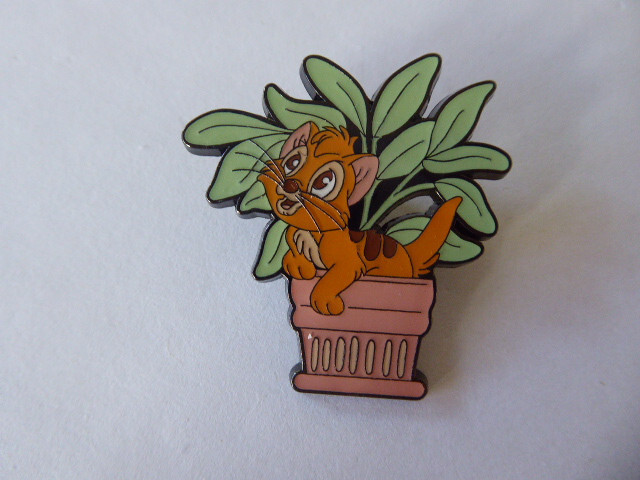 Disney Swap Pins Disney Cats Plants - Oliver- show original title ...