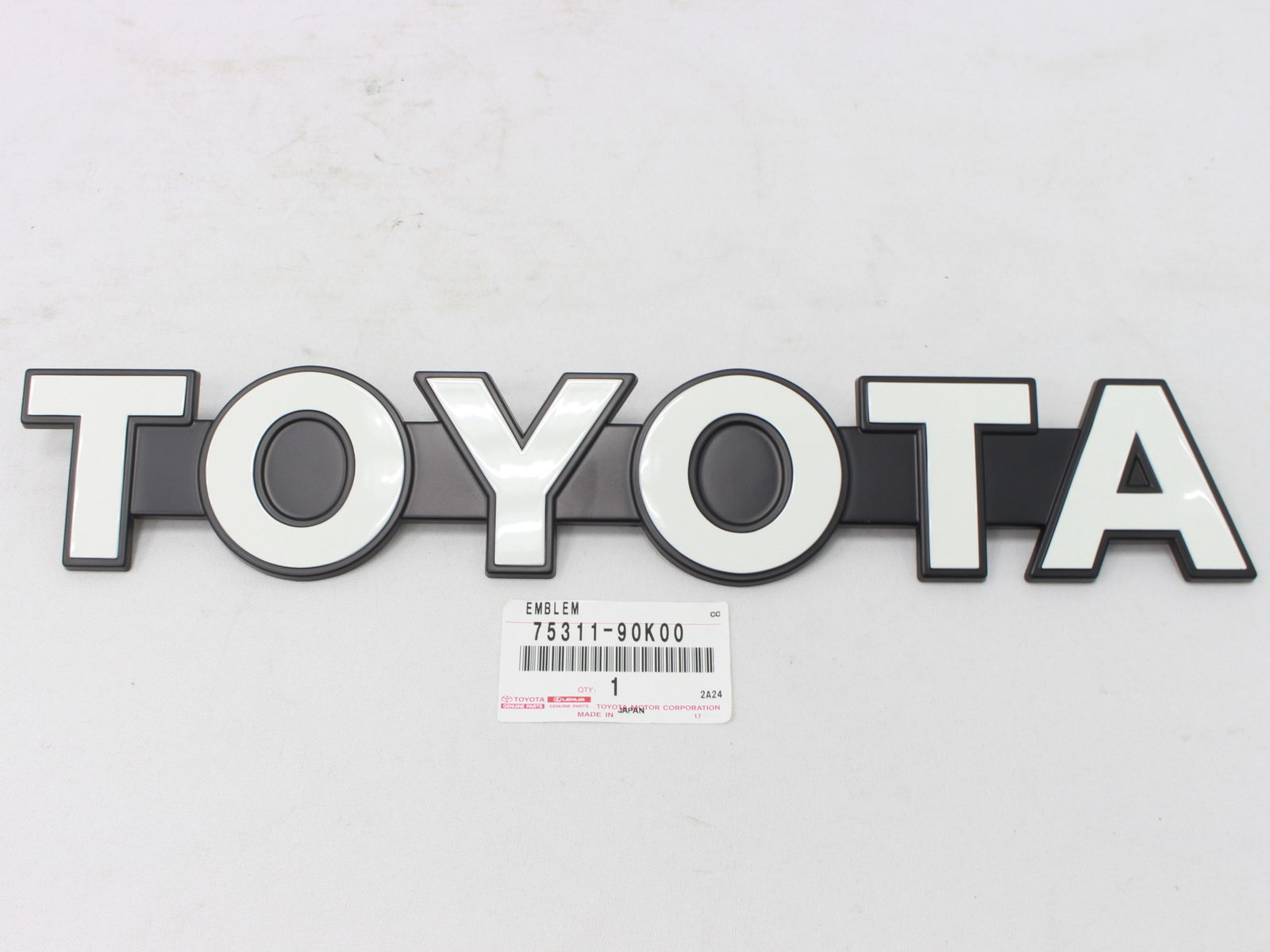 Toyota Land Cruiser BJ70 FJ70 Front Radiator Grille Emblem Badge OEM ...