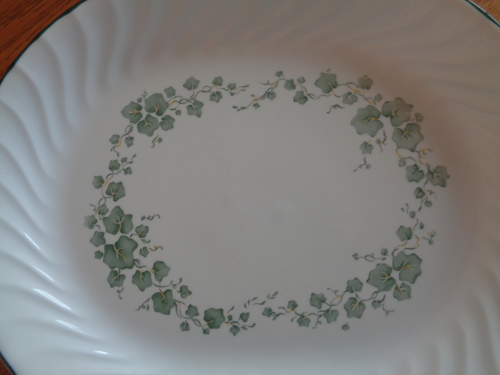 Corning Callaway Green Ivy Oval Serving Platter Corelle 10 x 12 White ...