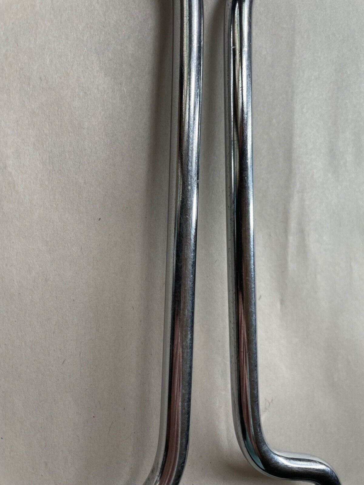 VW Beetle 1971 Hump Seat Belt Receiver Hook. Front Seats 111 875 755A. Chrome - Seats