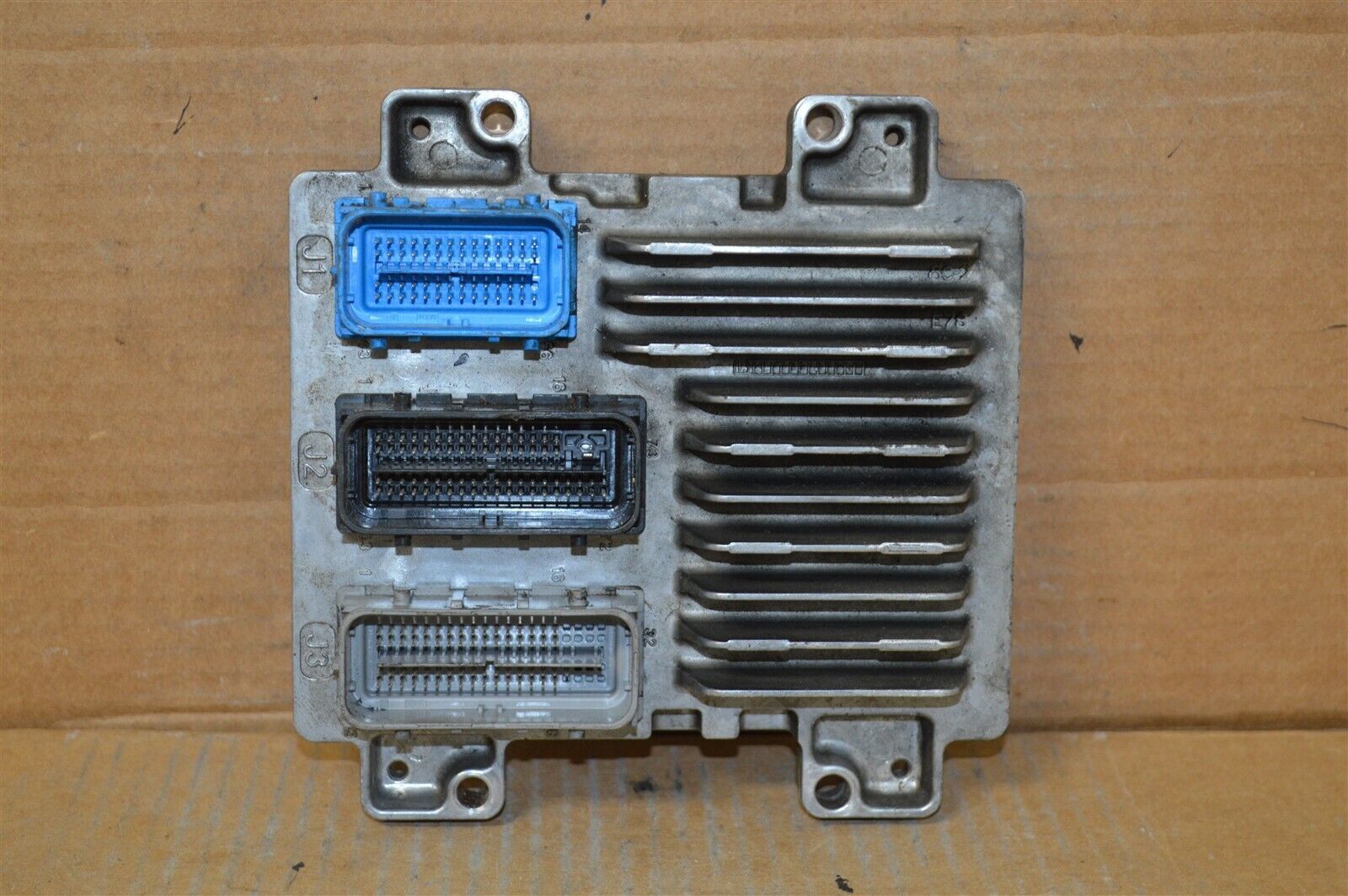 2012-2016 Chevrolet Cruze Engine Control Unit ECU 12643636 Module 256 ...