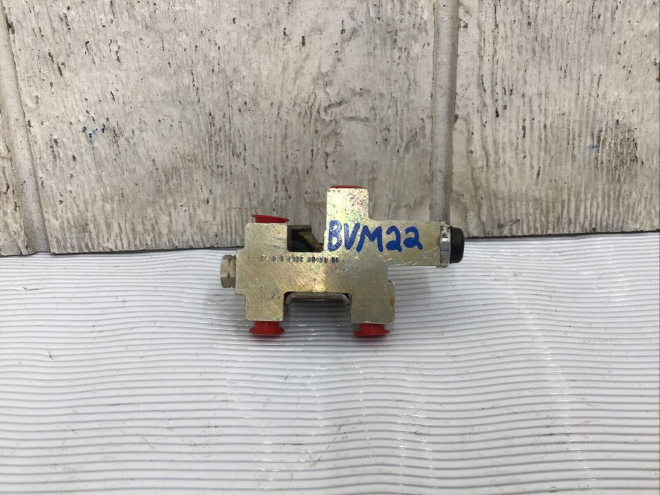 OEM 1997-1998 Ford Mustang Disc Brake Proportioning Valve F7ZC-2B091-BB ...
