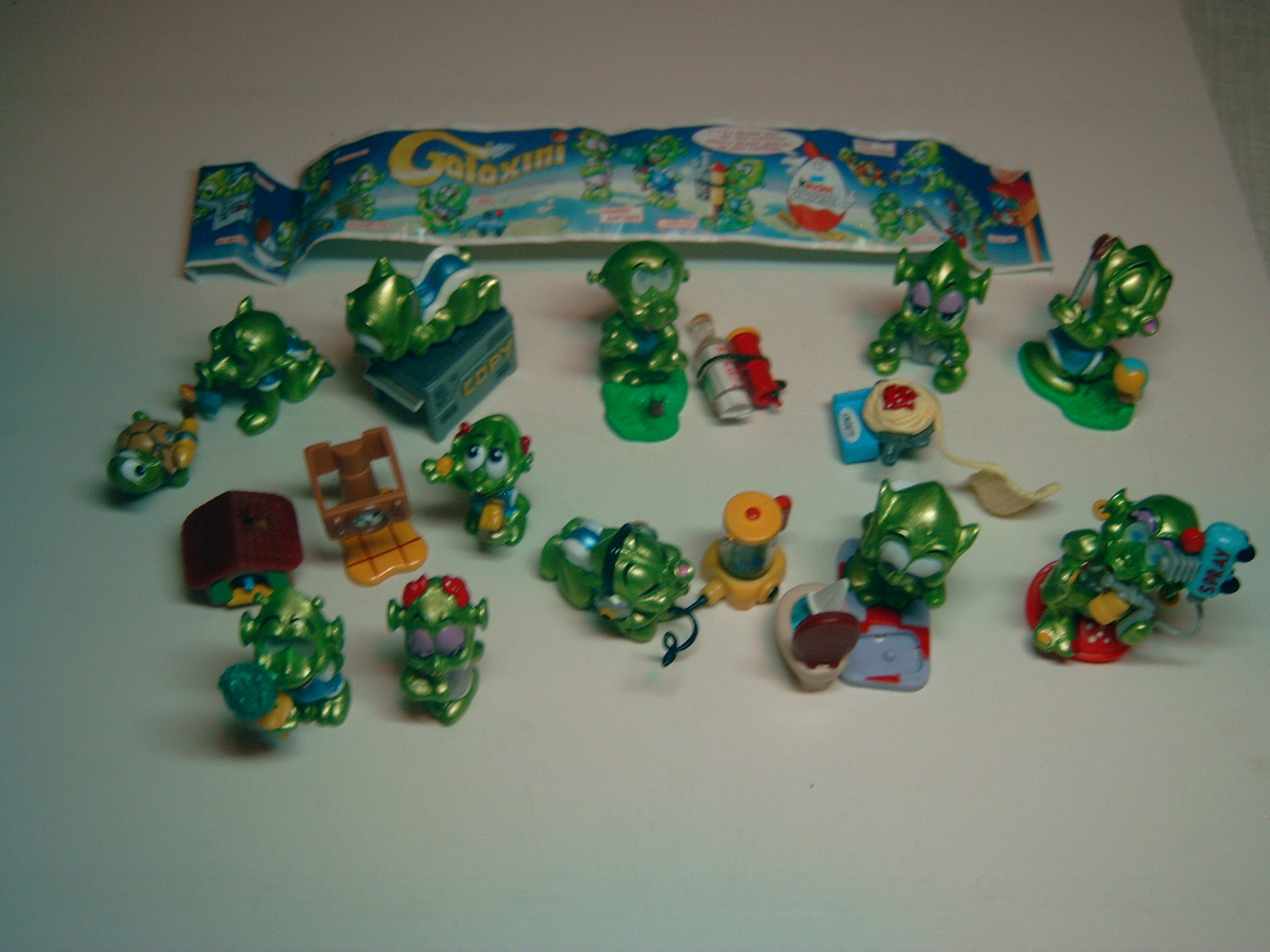 Kinder - 1999 Galaxini - complete set + paper - Surprise eggs - Other