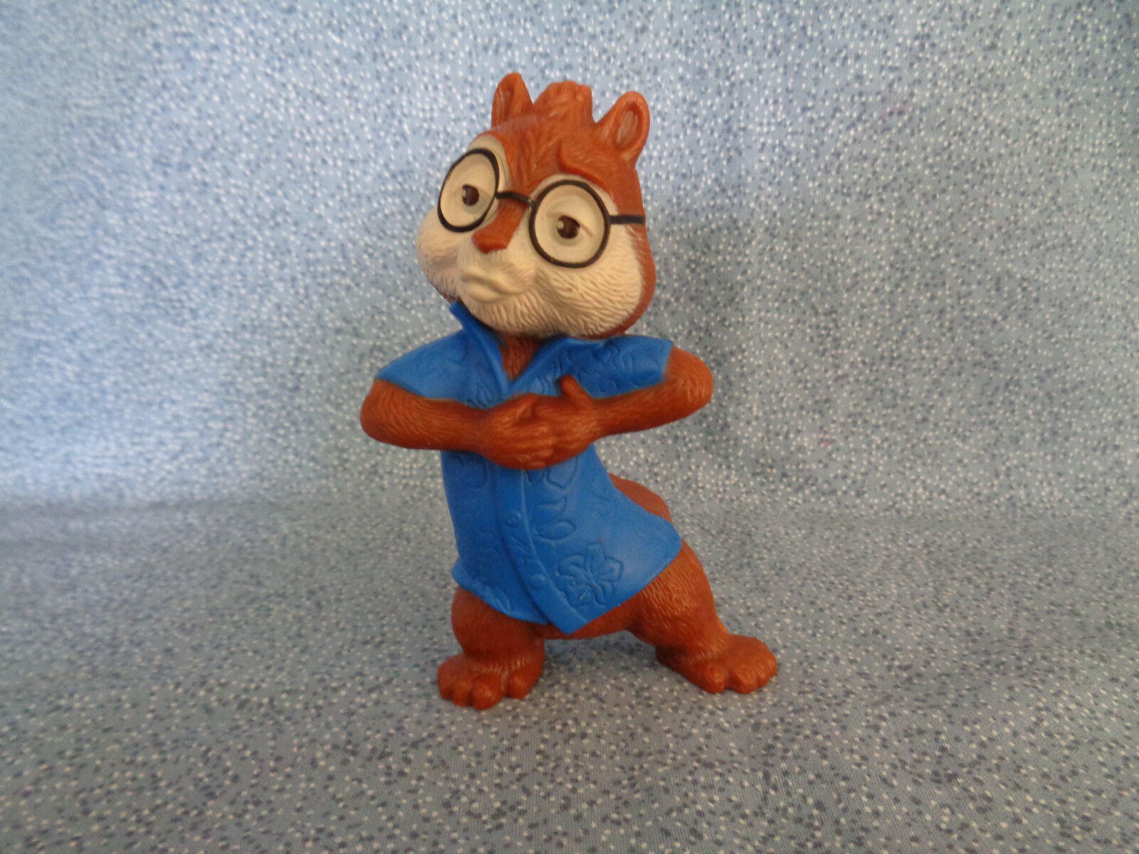 McDonald's 2011 Happy Meal Alvin & The Chipmunks Kissing Sounds Simon ...