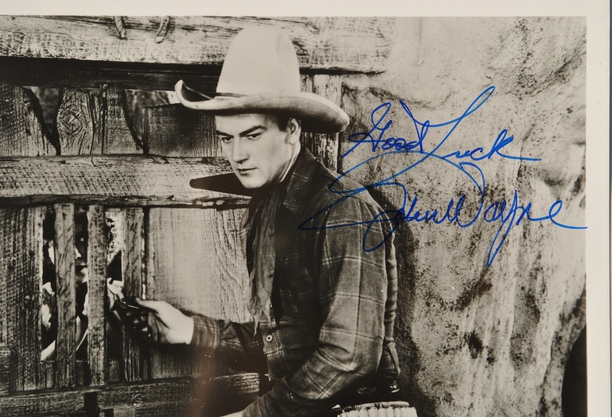 JOHN WAYNE SIGNED AUTOGRAPHED PHOTO - Duke w/COA - Photographs