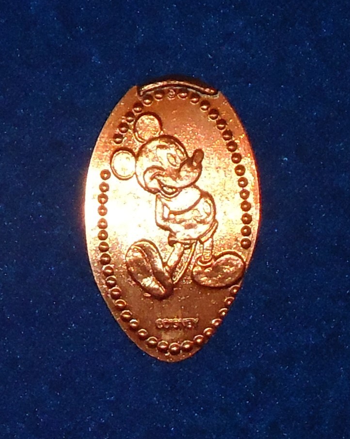 BRAND NEW SHIMMERING WALT DISNEY MICKEY MOUSE ICONIC POSE COLLECTOR'S ...