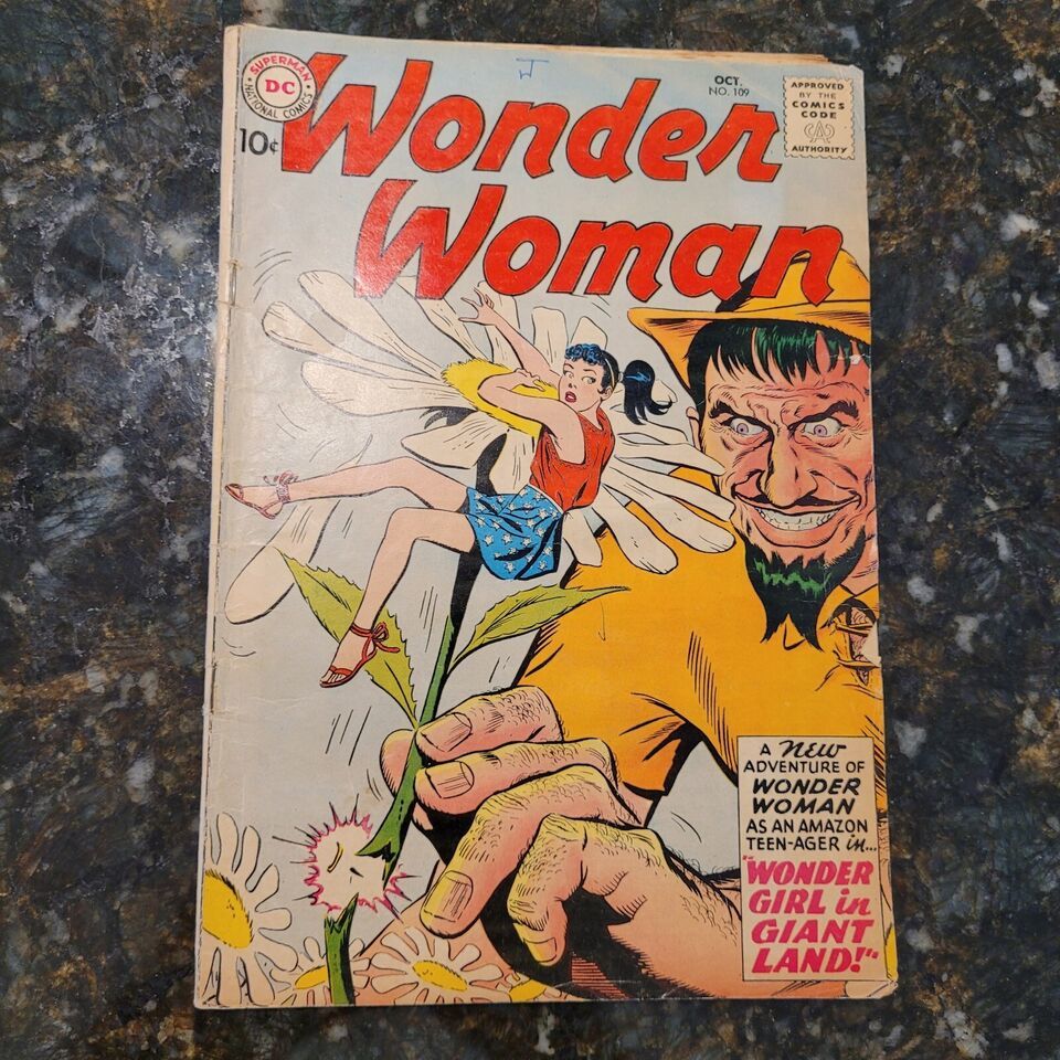 WONDER WOMAN #109 WONDER GIRL IN GIANT LAND - Comics & Graphic Novels