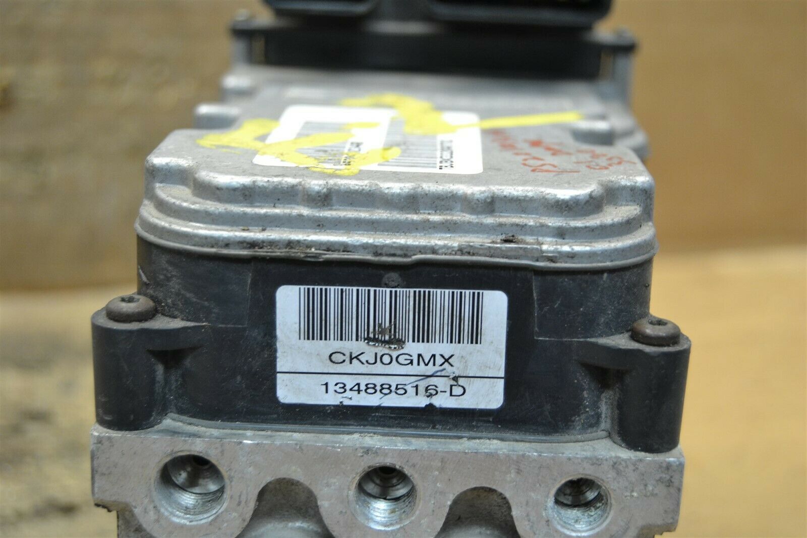 2001 Dodge RAM 3500 ABS Pump Control OEM P52010034AB Module 407-12A3 ...