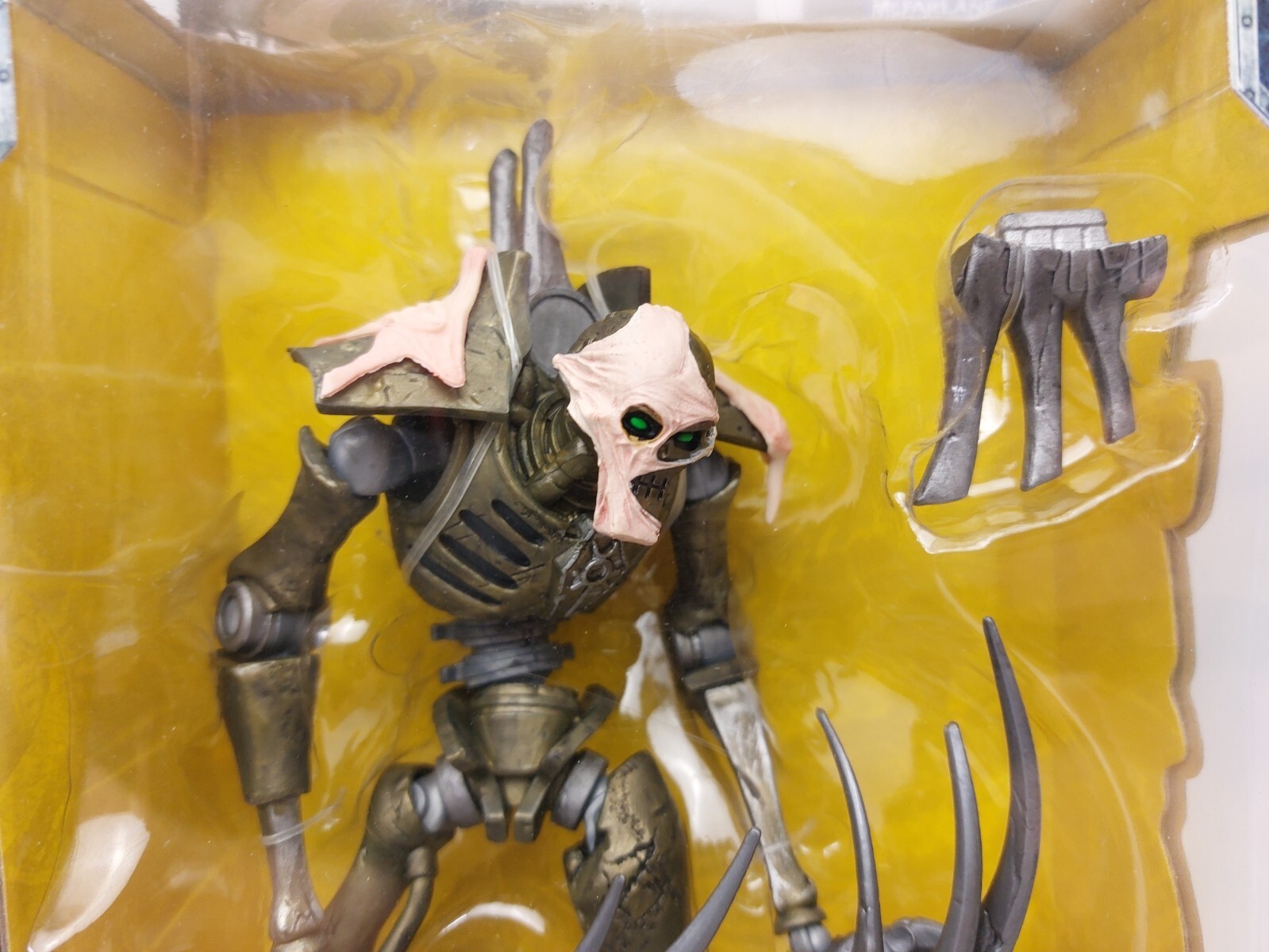 McFarlane Warhammer 40K Necron Flayed One and 49 similar items