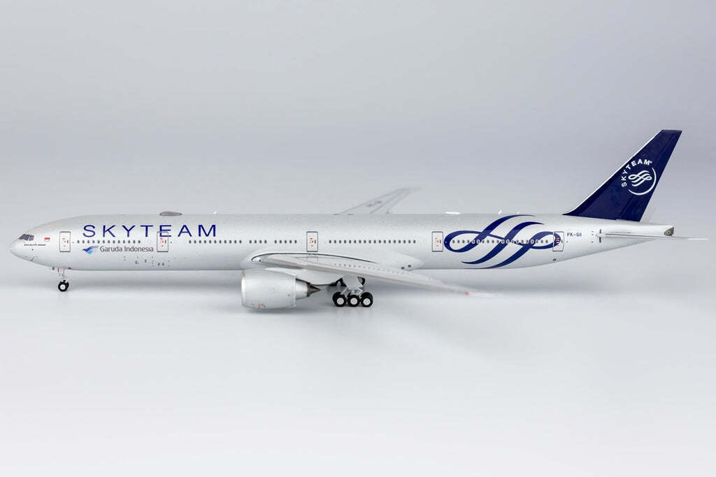 Garuda Indonesia Boeing 777-300ER PK-GII Skyteam NG Model 73021 Scale 1 ...