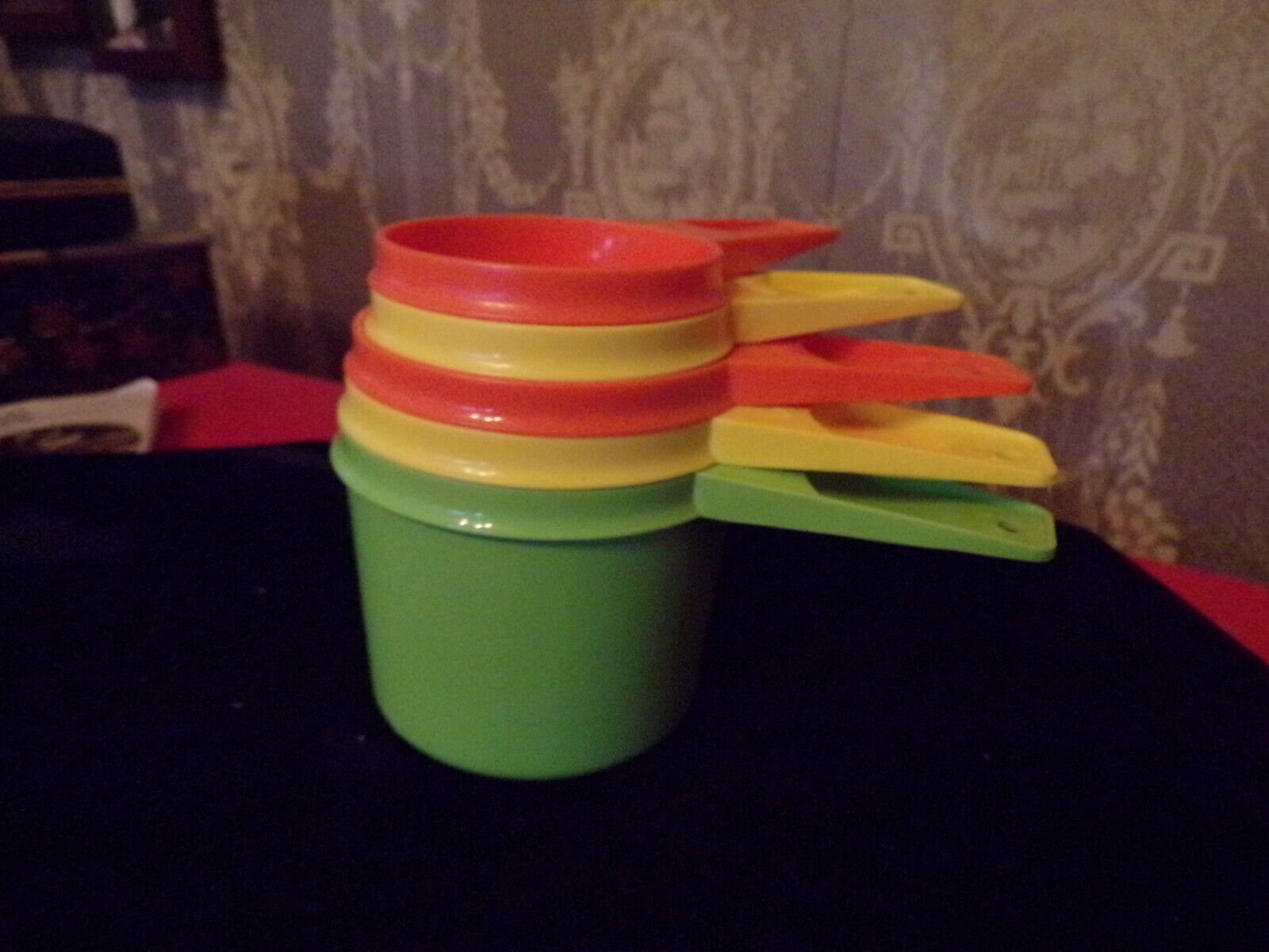 Set of 5 Vintage Tupperware Measuring cups-Harvest colors - Measuring ...