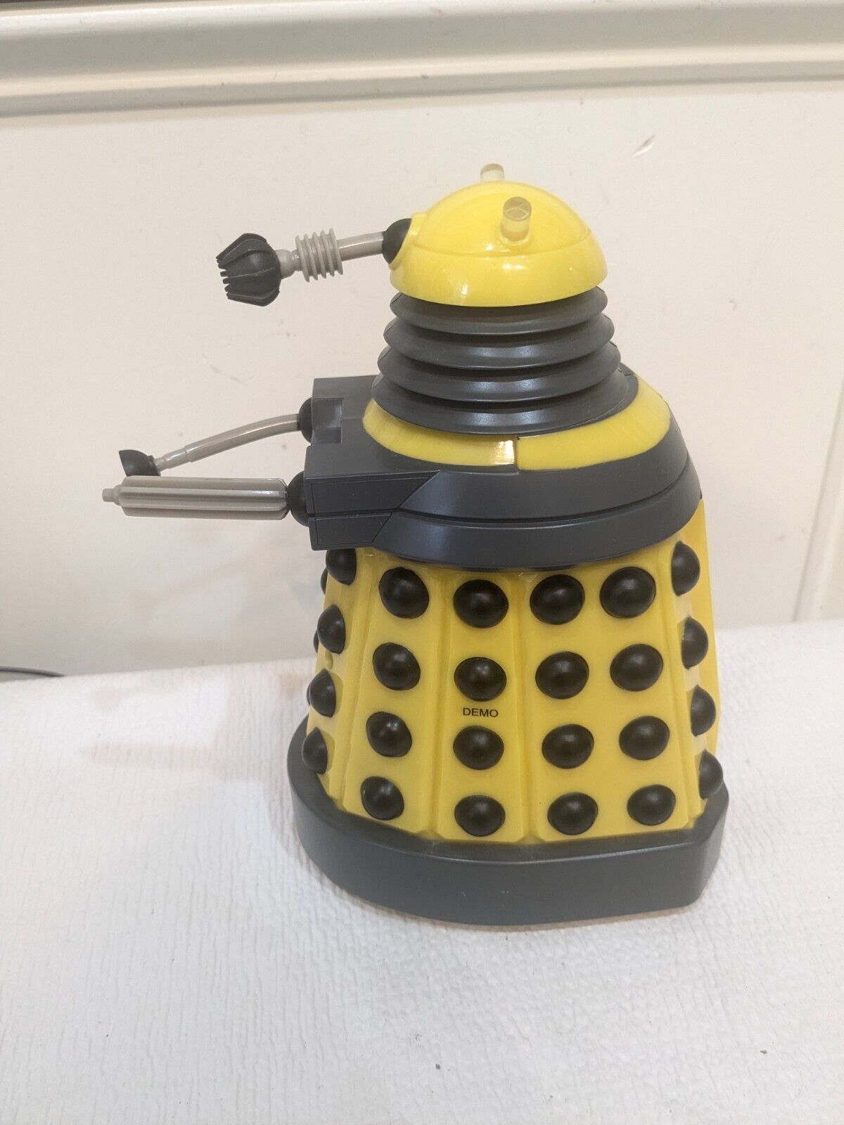 Zeon Doctor Who Yellow Dalek USB talking sounds motion detector toy ...