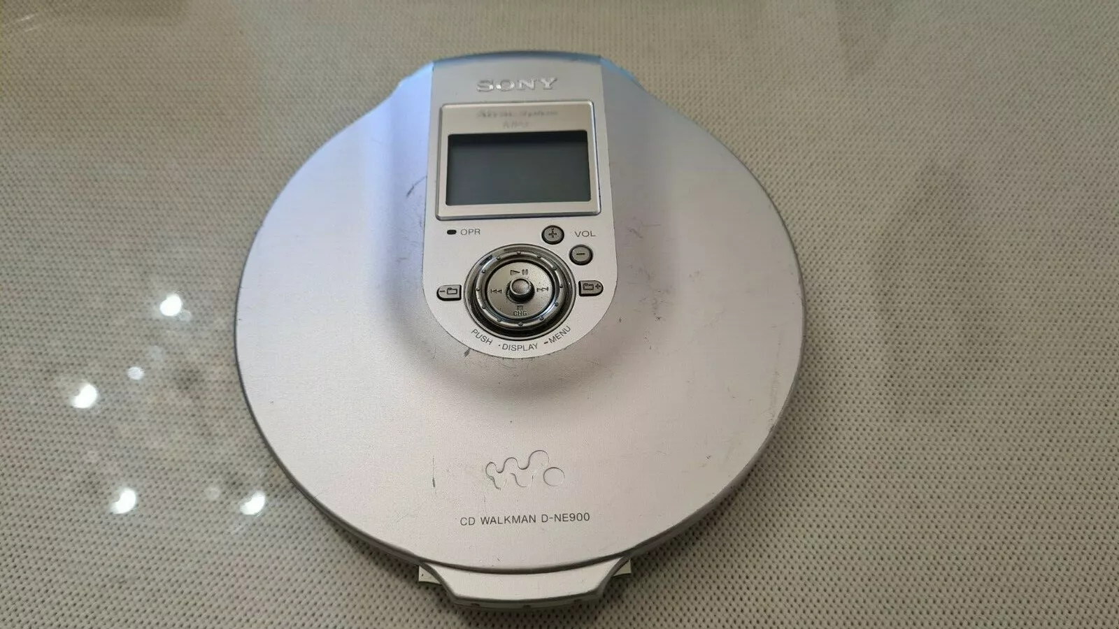 SONY D-NE900 Personal Portable CD Player DISCMAN WALKMAN - Virtual & Crypto Collectibles