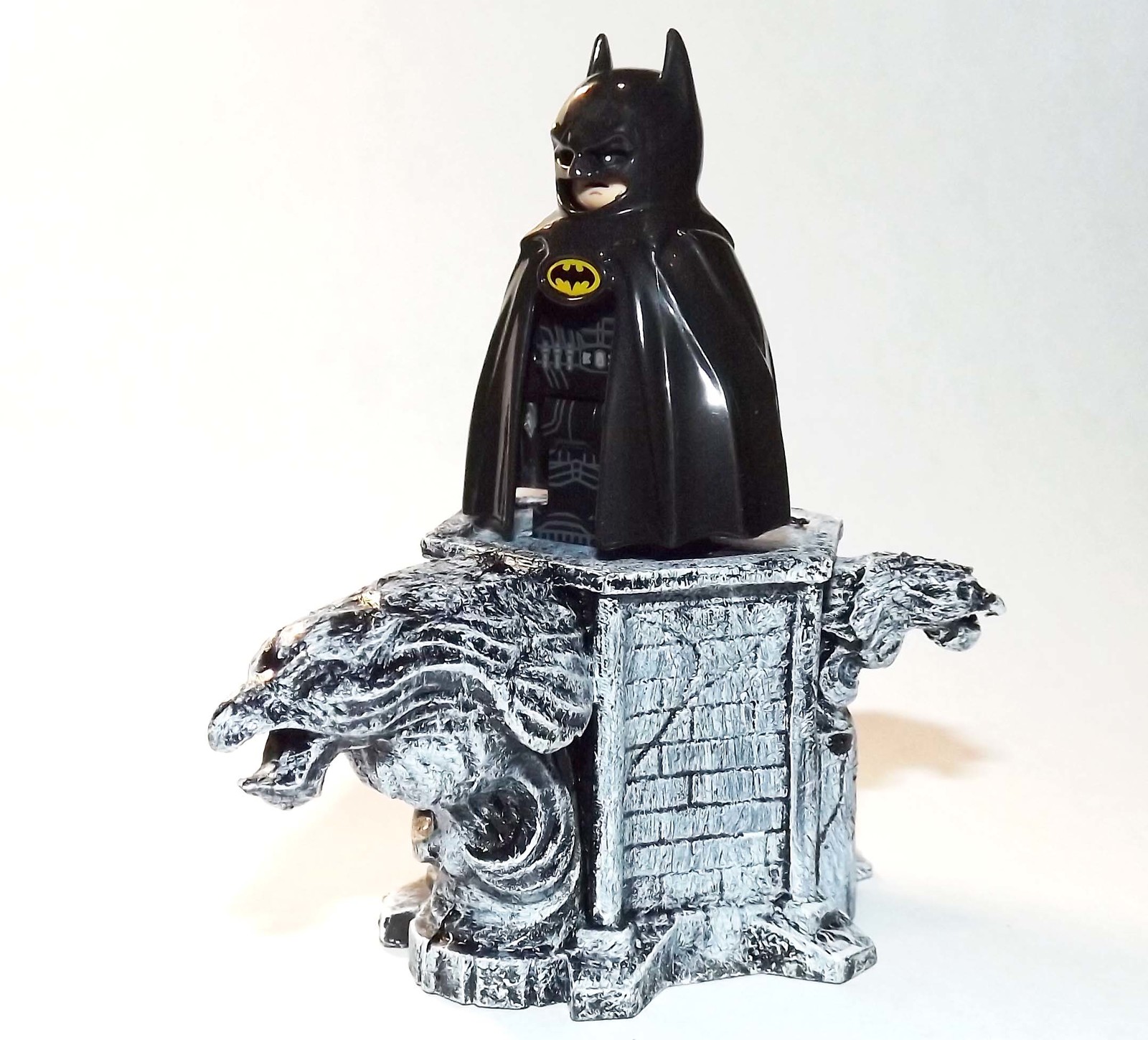 Building Batman Base Deluxe Gargoyle Base Only Minifigure Custom - LEGO ...