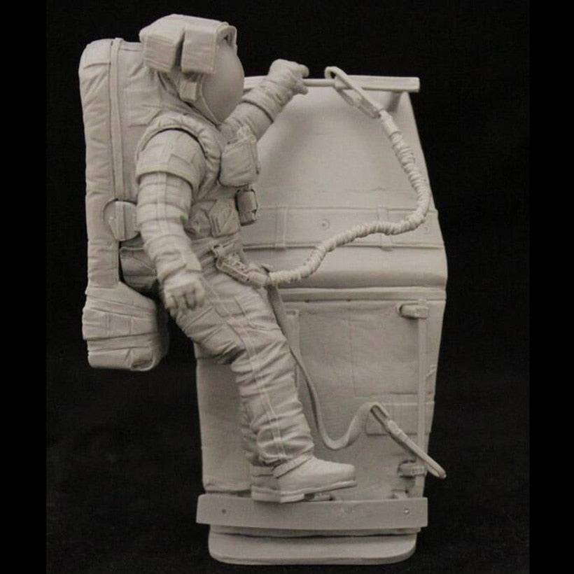 1/24 Resin Model Kit Astronaut in Open Space (with base) Unpainted ...