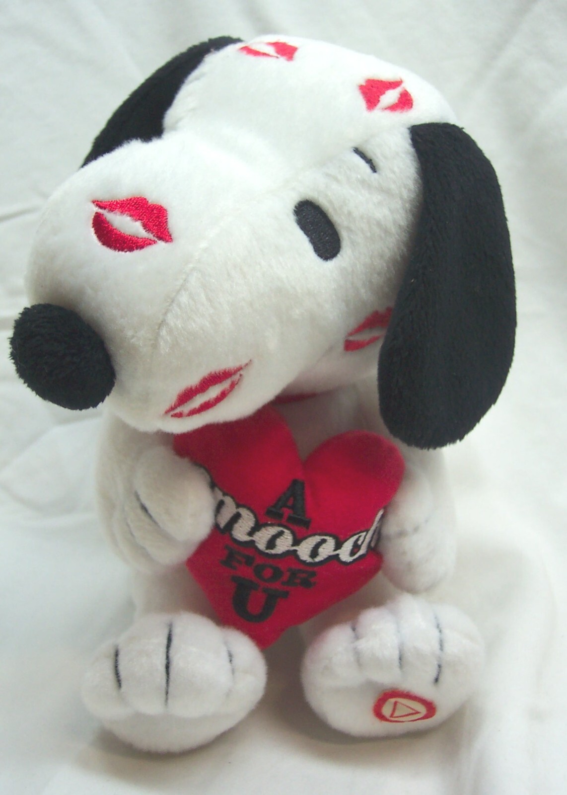 Hallmark Peanuts Gang "A SMOOCH FOR U" KISSING SNOOPY 7" Plush STUFFED ...