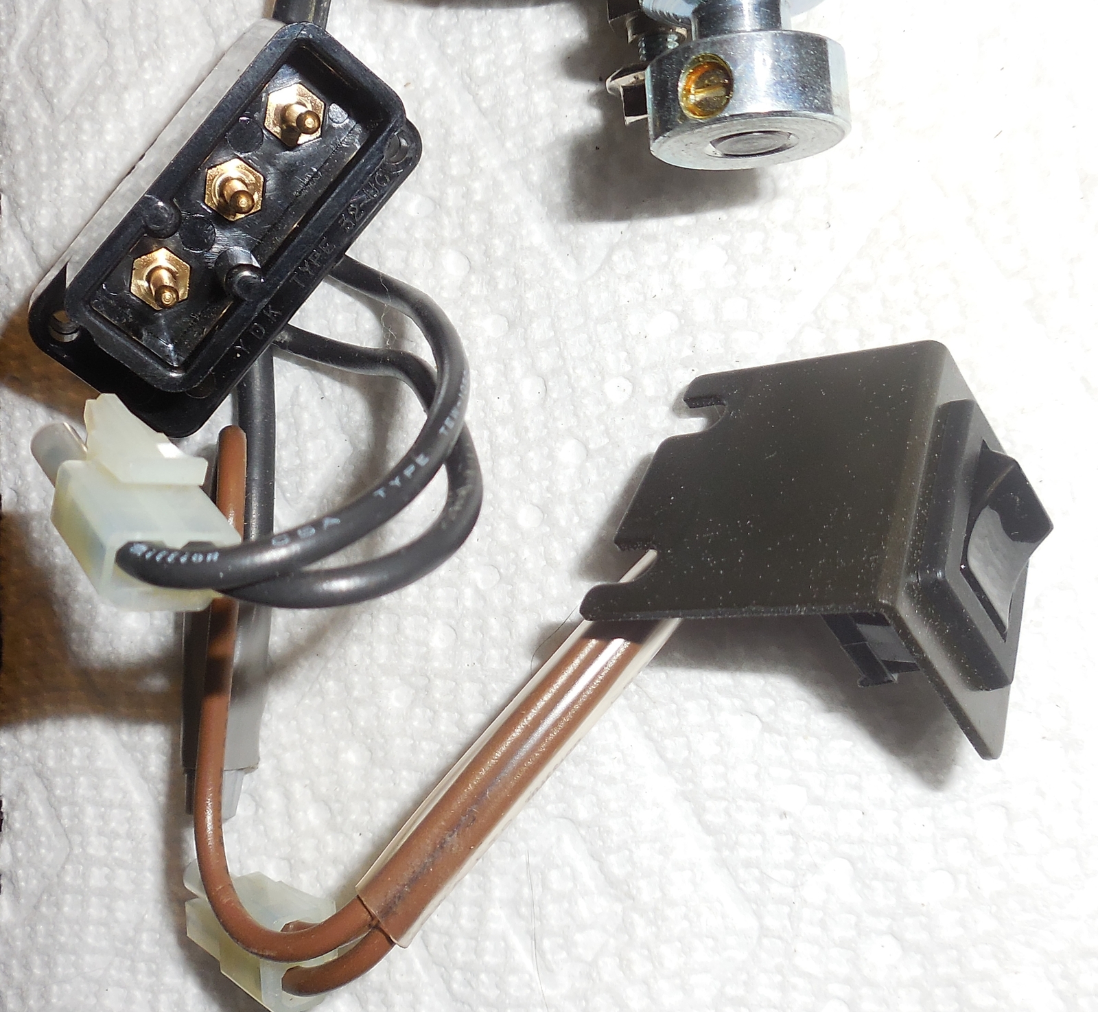 Singer Lockstitch 14U64A Motor YM61 w/On-Off Switch & Pedal Connector ...