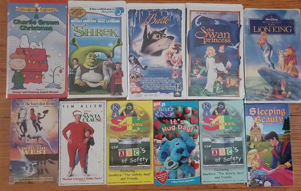 Lot Of 17 VHS Movies Kids Disney Cartoons Blues Clues Charlie Brown ...