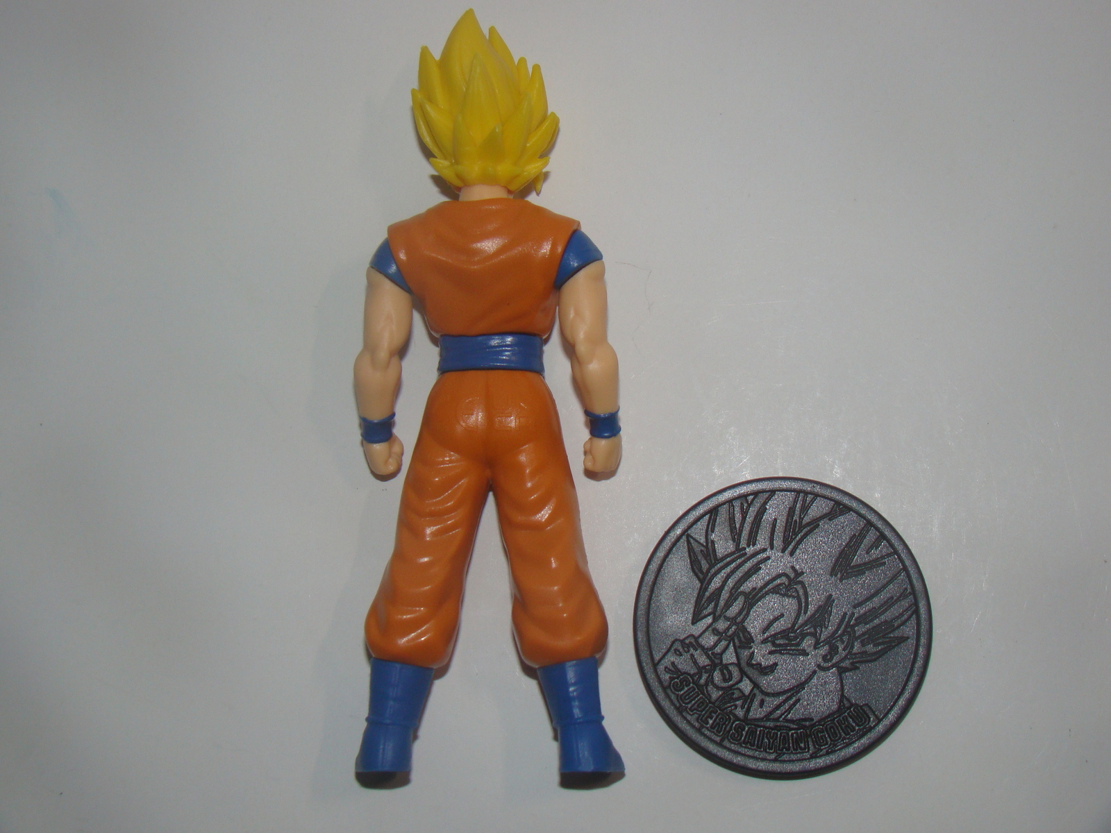DRAGON BALL FLASH - SUPER SAIYAN GOKU (Figure with Stand) - Action Figures