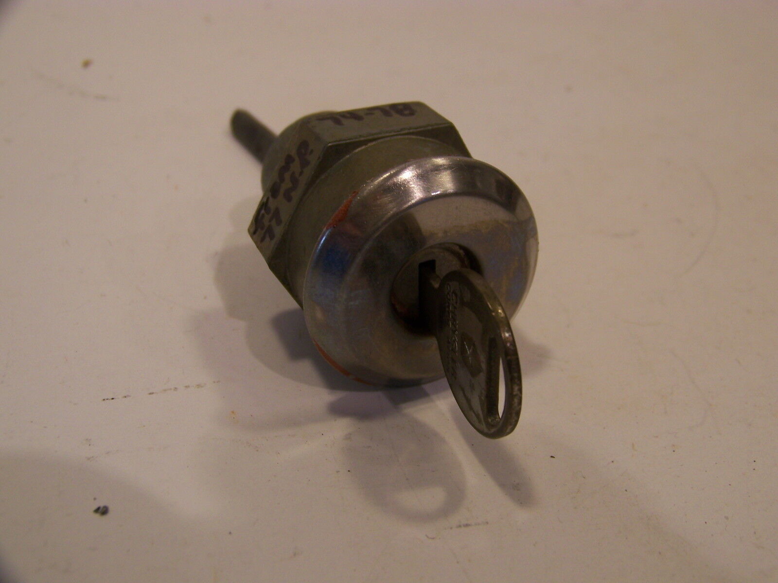 1977 CHRYSLER TRUNK LOCK & KEY NEW YORKER NEWPORT TOWN & COUNTRY 76 75 ...