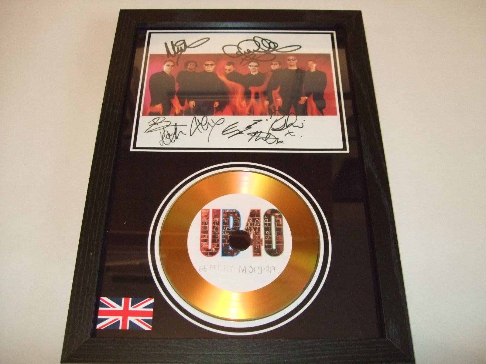 ub40 signed presentation disc - CDs