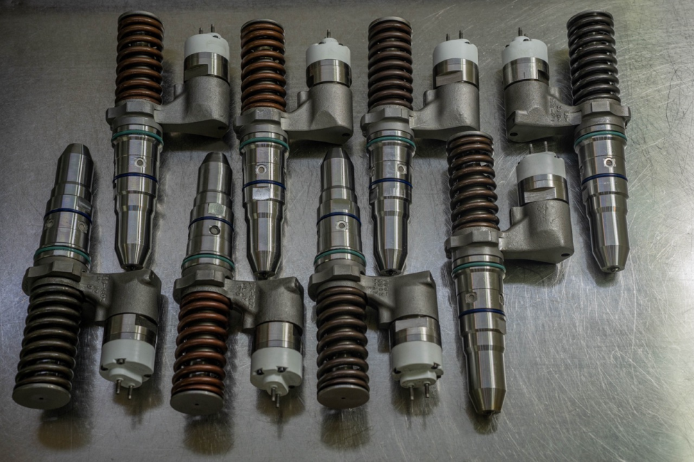 8 PCS 3861768 INJECTOR fits CATERPILLAR (REMAN) 6 MONTH WARRANTY ...