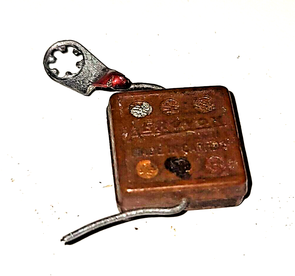 AEROVOX 3000PF CAPACITOR / 3000 PF AXIAL CAPACITOR - Vintage Capacitors