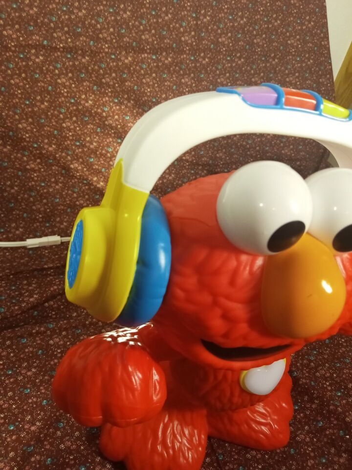 Sesame Street Elmo Let's Dance Hasbro Musical RED Elmo With Headphones ...
