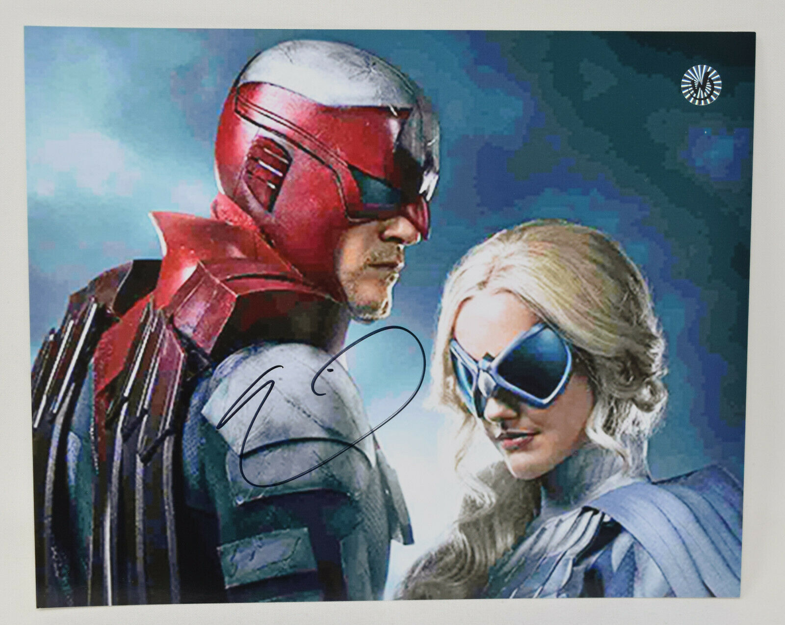 Alan Ritchson as Hawk in Titans Signed Photo 8 x 10 - Celebrities