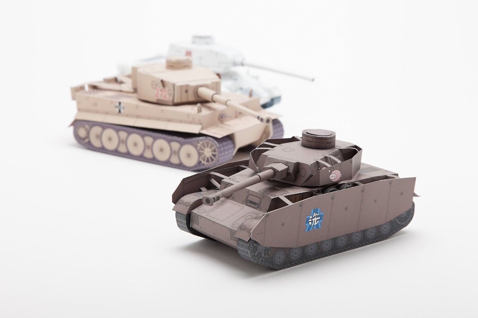 Girls und Panzer Papercraft Book Japan - Animation Art & Merchandise