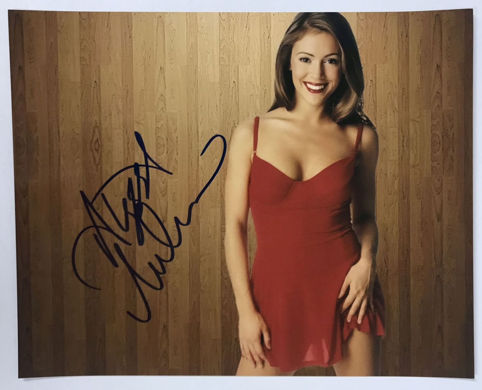Alyssa Milano Signed Autographed Glossy 8x10 Photo Life Coa Holo