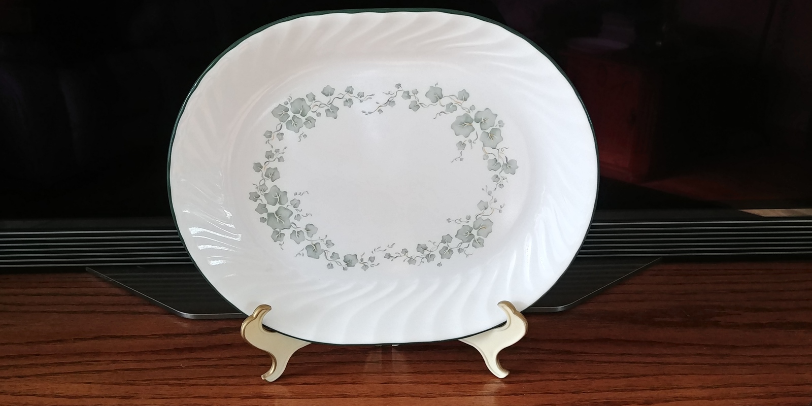 Corning Callaway Green Ivy Oval Serving Platter Corelle 10 x 12 White ...