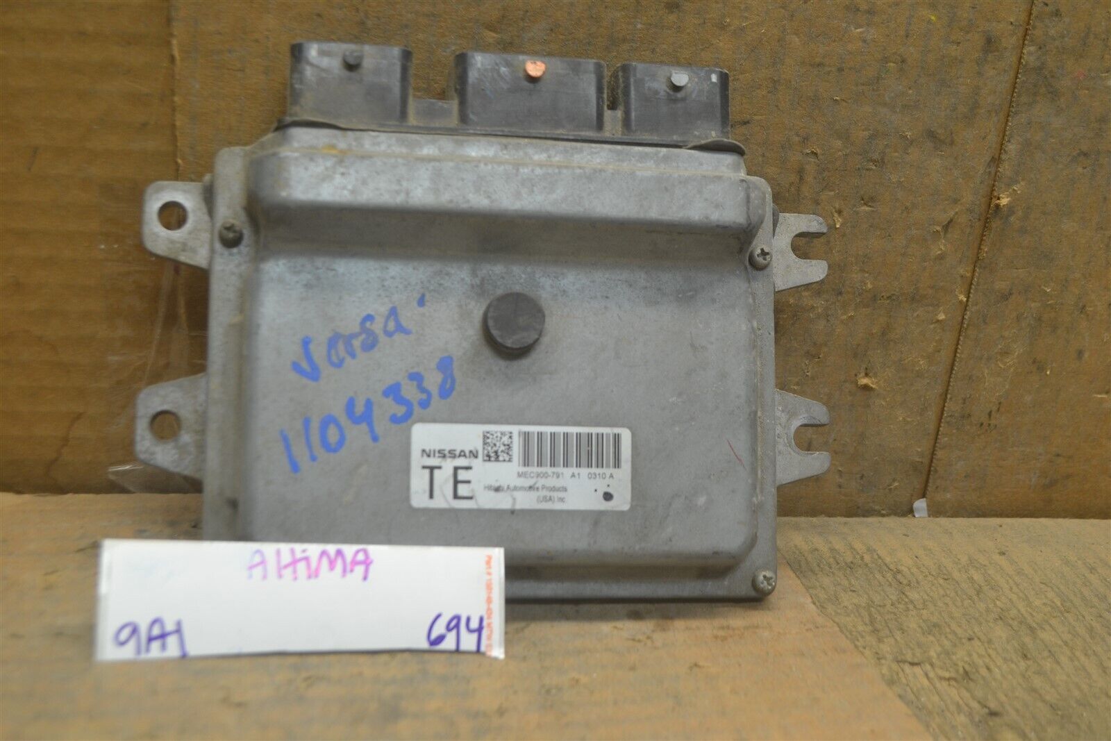 2010-2011 Nissan Versa Engine Control Unit ECU MEC900791A1 Module 694 ...
