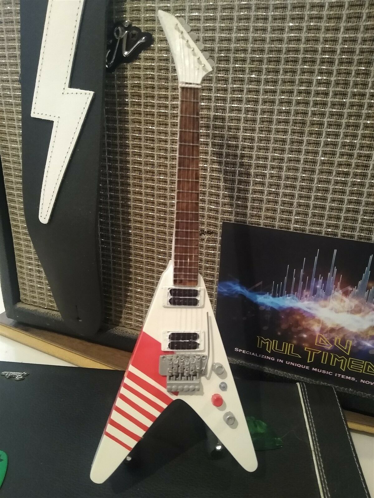 BUCKETHEAD - Jackson Flying V White 1:4 Scale Replica Guitar ~New ...