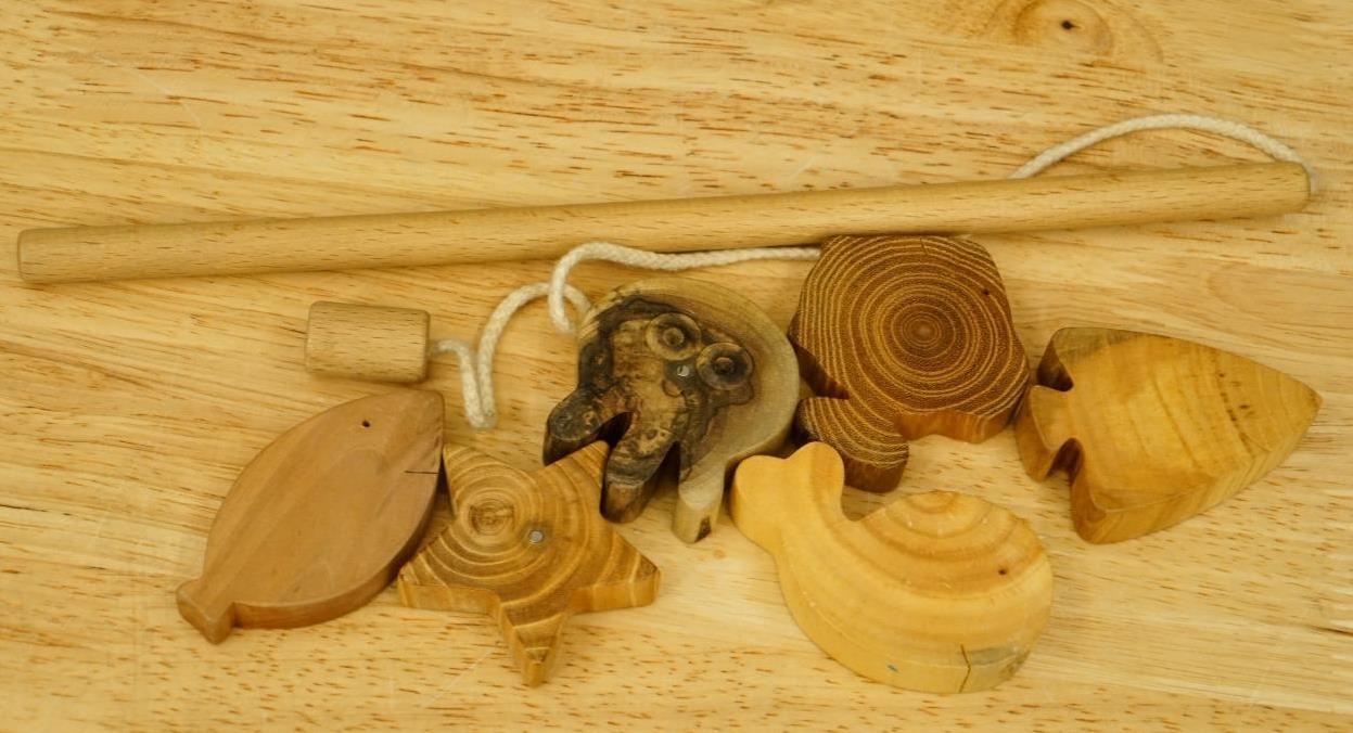 Folk Art Fishing Toy Set Wood Blocks Lot Fish & Pole Magnet Attachments ...