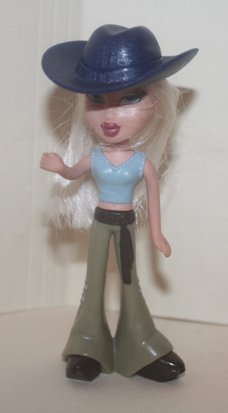 2003 McDonalds Bratz Cutting Edge Cloe - Fast Food